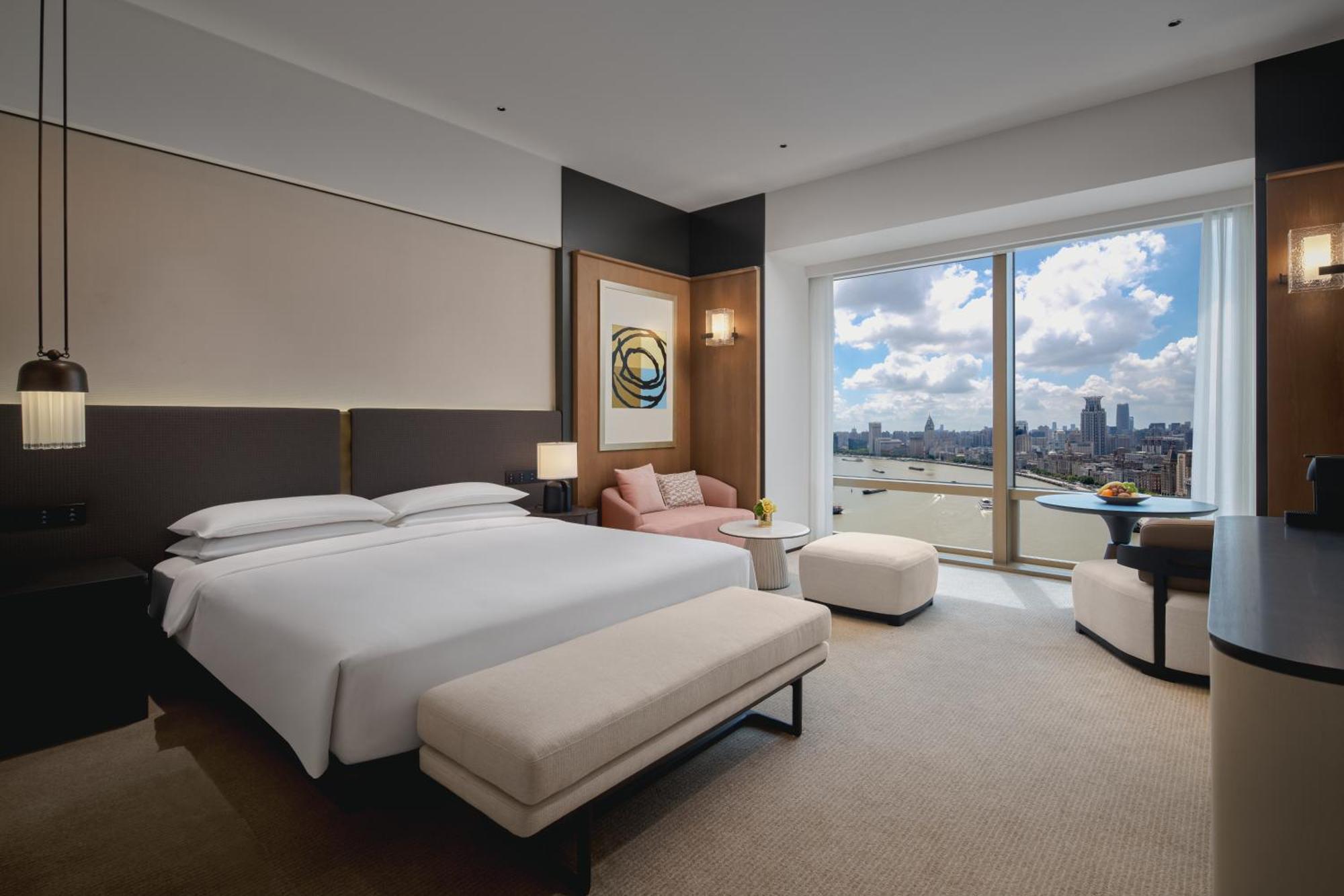 HOTEL HYATT ON THE BUND | ⋆⋆⋆⋆⋆ | SHANGHAI, CHINA | SEASON DEALS FROM $125